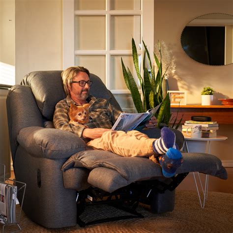 The Adele Dining Table Contemporary Dining Room Table Dankz