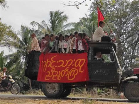 ဘုတလင်မြို့နယ်တွင် ကျောင်းသား ပြည်သူများ ဦးဆောင်ကာ စစ်အာဏာရှင် ဆန့်ကျင်ရေး ချီတက် ဆန္ဒပြ Khit