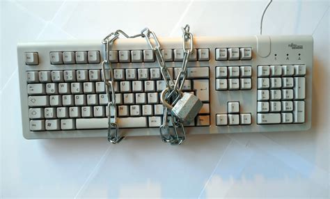 무료 이미지 건반 체인 성 선반 조명 보안 맹꽁이 자물쇠 Pc 보호 암호 안전한 확실한 컴퓨터 키보드