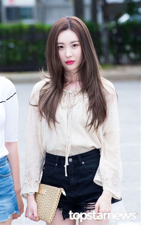 Pin By Sona On Hairstyle Long Layered Hair Long Hair Styles Hair