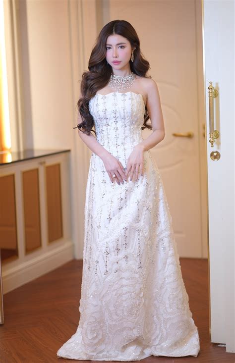 តុបតែងឈុតមួយនេះ សុខ ពិសី បង្ហាញភាពស្រស់ស្អាត ហ្វេនៗសរសើរ គ្រប់គ្នា Khmerload Cambodia Latest