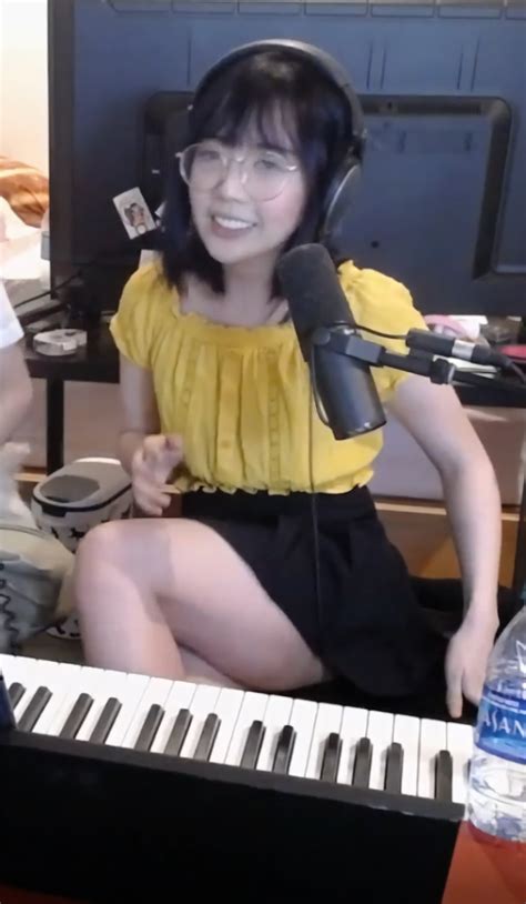 Lilys Thighs R Offlinetvgirls