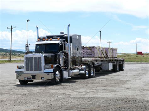 你可以看到许多美丽的经典卡车高清图片下载 正版图片504662085 摄图网