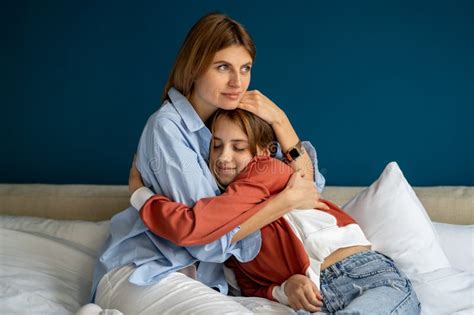 Understanding Mother With Teen Daughter Talking And Discussing