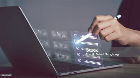 비즈니스 성과 모니터링 및 문서 관리 개념에 대한 체크리스트입니다 온라인 설문조사 작성 디지털 양식 템플릿 확인란 평가 시험 또는 비즈니스 선택 목록 완료 0명에 대한 스톡