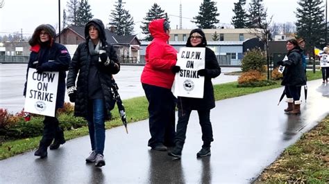 Canada Post Rotating Strikes Hit Kitchener On Monday Cbc News