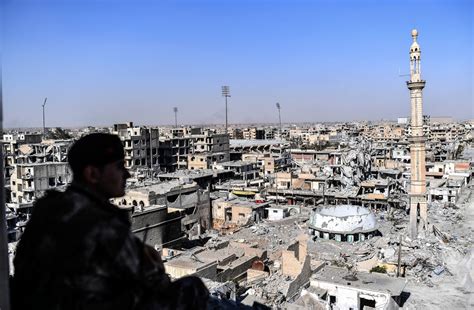 داعش يفقد عاصمته بالرقة ماذا يحمل المستقبل للتنظيم والمدينة؟ Cnn Arabic