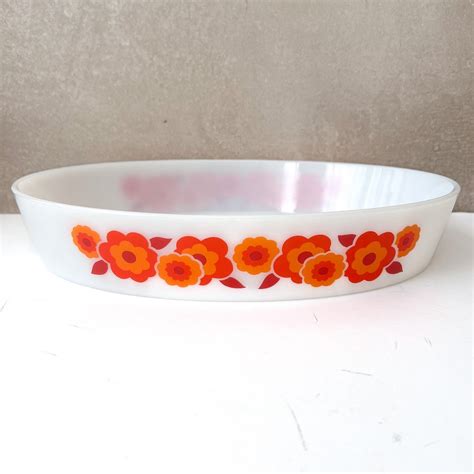 Arcopal Lotus Oval Casserole Oven Dish White Milkglass Retro Floral