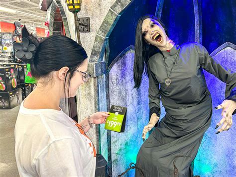 Spirit Halloween Animatronics See The 2023 Lineup And Prices The