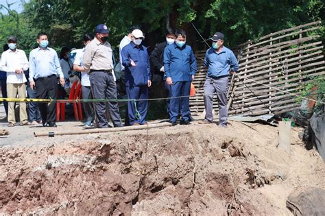 ឯកឧត្តមអភិបាលខេត្តកណ្តាល ចុះពិនិត្យការបាក់ច្រាំងទន្លេ នៅភូមិសាស្ត្រស្រុកមុខកំពូល Ministry Of