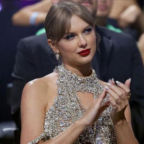 Pin De Em Taylors Version Taylorismo