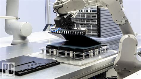 First Look Dells Concept Luna Modular Laptop Is Back Ready For Repair By Robots Head Of