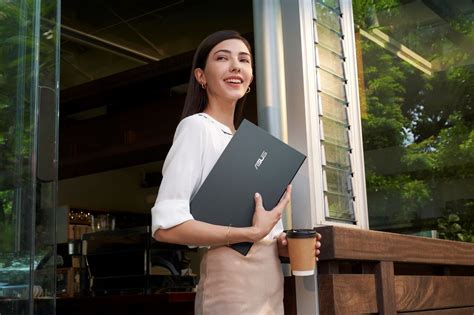 Asus Zenbook Ultralight Packs Core I Intel Xe Or Nvidia Geforce Mx Graphics And