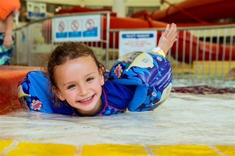 הנה זה בא עונת הרחצה בימית 2000 מגזין נטו