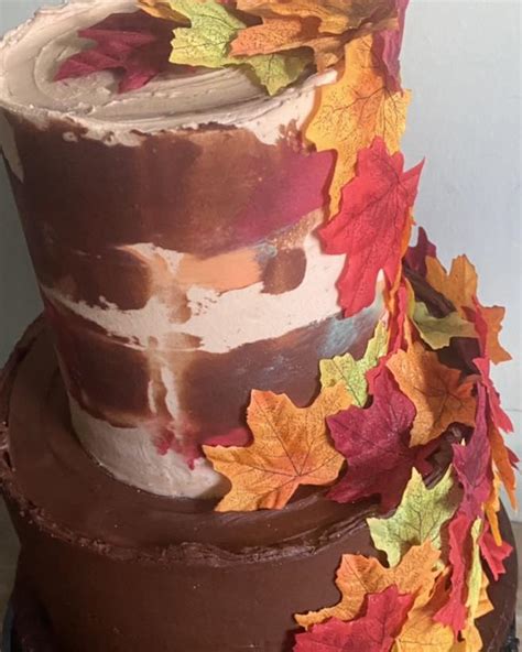 Willows Bakes 🍁 Autumnal Wedding Cake 🍁 Biscoff Sponge