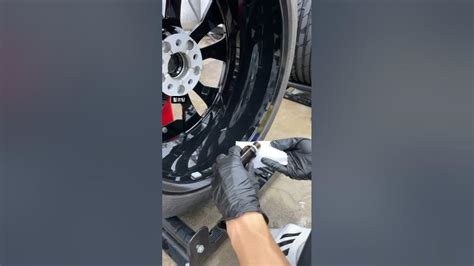 휠코팅은 이렇게 합니다 🏻1시간이 넘는 꼼꼼한 전처리 세척탈지도포 버핑 열경화까지 완벽하게작업😊디테일링 휠코팅휠관리shorts Youtube