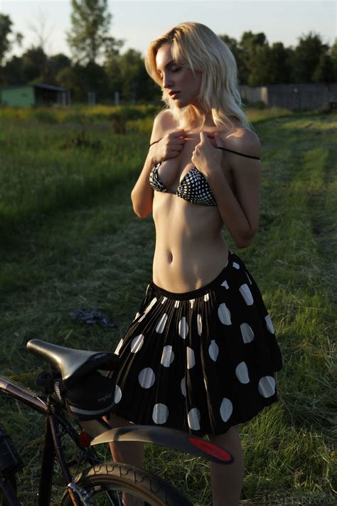 Kira W In Boaly By Met Art Erotic Beauties