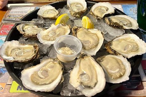 10 Places To Eat The Best Oysters In Florida 2025