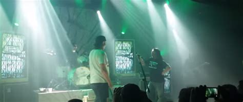 Carcass And Ghoul Members Had An Onstage Dance Off Carcass And Ghoul Members Had An Onstage Dance Off