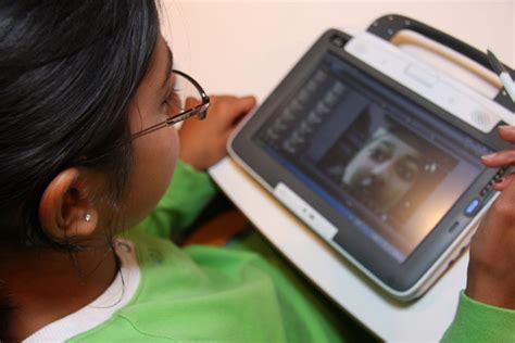 Intel Revamps Classmate Pc As Hybrid Netbook Tablet Ars Technica