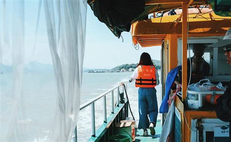 华东地区最平静的海湾，被誉为“海上千岛湖”，风景秀美游客不多 宁海 渔船 我国