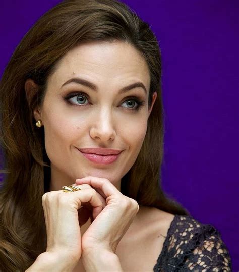 فيديو قديم يظهر كيف كانت أنجلينا جولي في عمر الـ10 سنوات Laha Magazine