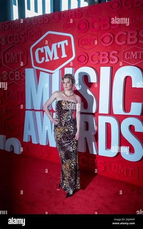 Country Singere DASHA Aka ANNA DASHA NOVOTNY Walks The Red Carpet And