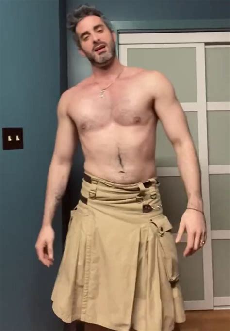 Hung Guy With Huge Dick In Kilt
