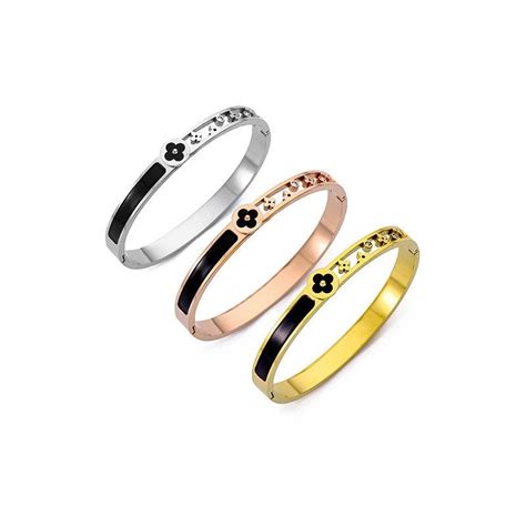 Does Not 3 Fade Auroria