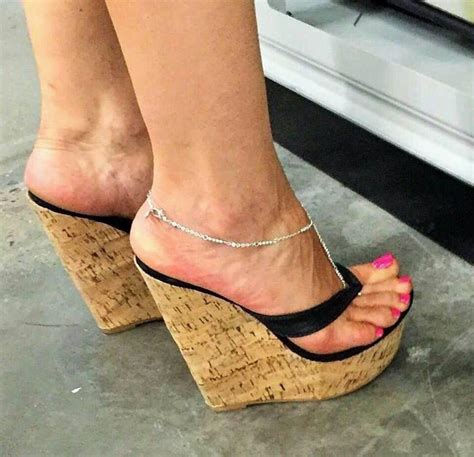 Pin Su Wedge Flip Flops