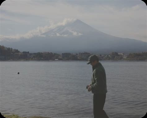 가와구치코 호수 6년만에 다시 찾은 이곳 후지산 보겠다고 왔다가 구름밖에 못보고 갔던데 두고두고 아쉬웠어 이 풍경을 두고가기가 못내 아쉬워 차가운 12월의 공기를 느끼며