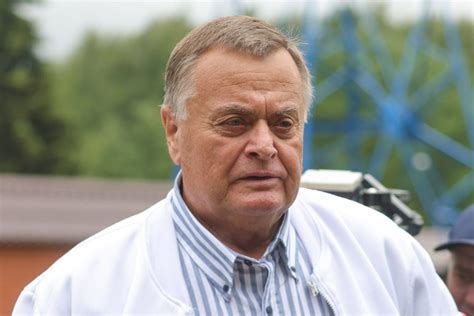 Отец Фриске устроил разнос из за вечера памяти певицы