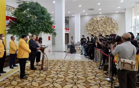 刘建超会见印尼专业集团党总主席、政府经济统筹部长艾尔朗加中华人民共和国驻印度尼西亚共和国大使馆
