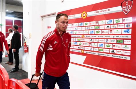 Asse Mercato Saint Etienne Tente Une Signature Au Stade Brestois