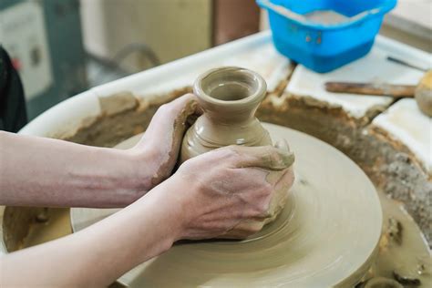 【原來如此工作室】陶藝體驗！從彩瓷到手拉坏，製作專屬陶器！一天就完成，幫你寄回家 河馬體驗