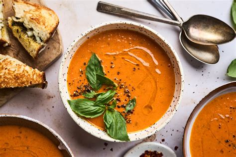 8 Simple Steps To Make Nutrient Packed Tomato Basil Soup Recipe