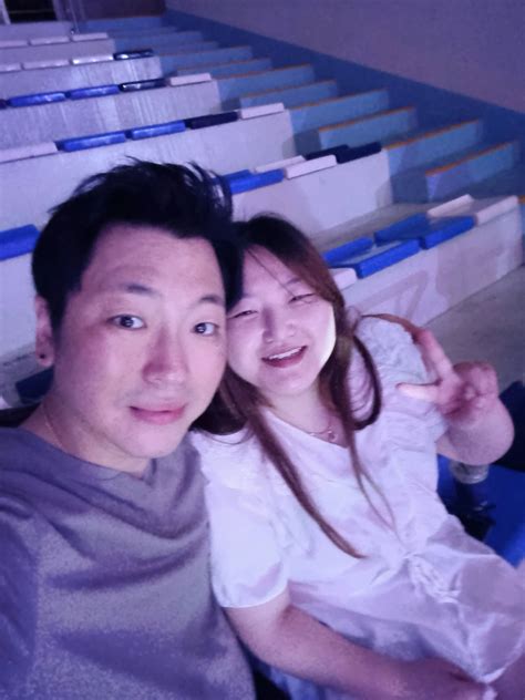 안녕 스치니들 오랜만에 또 마누라 자랑좀 할게~ 나 24년 9월 28일에 결혼해서 벌써 두달하고도 10일이 된거 같은데~ 나 요즘 마누라랑 같이 살면서 너무