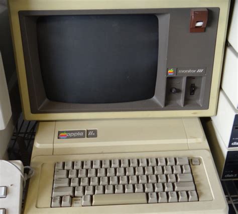 Apple Iic The Reuseum
