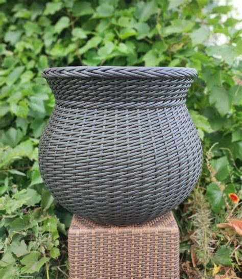 Кашпо Вазон из искусственного ротанга Ротанга Старые корзины Цветы на веранде