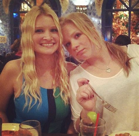 Hooters Waitress Quits Finds Dream Job Continues To Grow Hooters