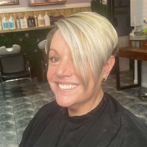 60 Trendiest Asymmetrical Pixie Cuts For 2023 Artofit