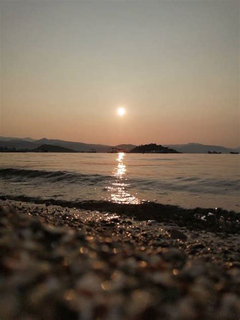 Bts Community Post 지민 🌹 하늘에는 빛깔이 펼쳐지고 대지는 아름다운 광경으로 변한다 그러나 당신이 영혼