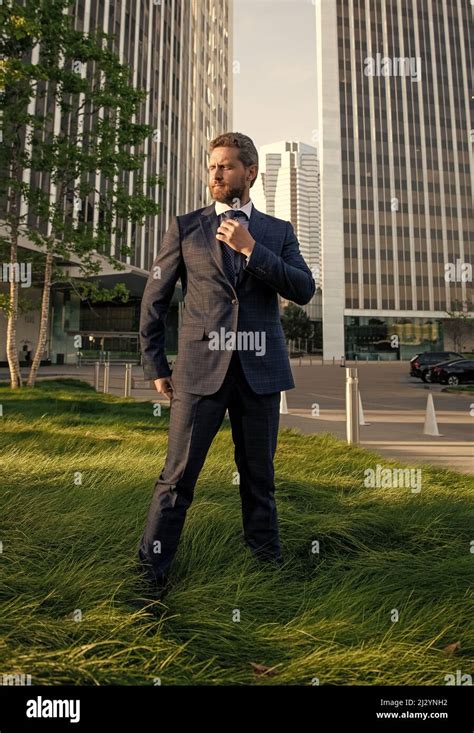 Entrepreneur Outside The Office Male Formal Fashion Professional