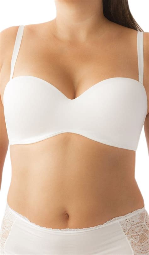13 Best Plus Size Bras For Off The Shoulder Styles — Photos