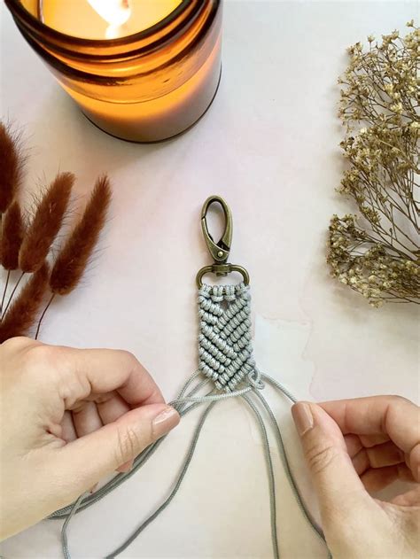 paracord macrame keychain pattern beginner quinn macrame patterns keychain keychain diy easy
