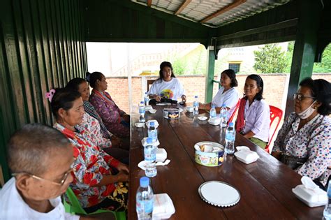 ក្រុមការងារមជ្ឈមណ្ឌលផ្សះផ្សាវាលវែង ចុះសួរសុខទុក្ខ