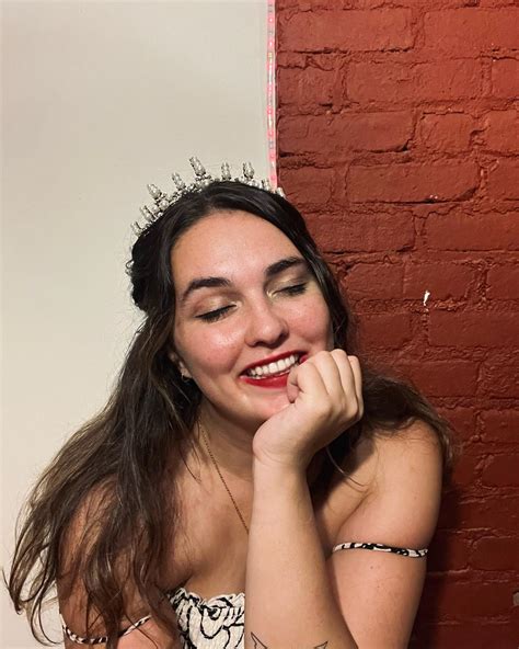 Julie Gester 🌈🕊️ Julievioletgester • Instagram Photos And Videos