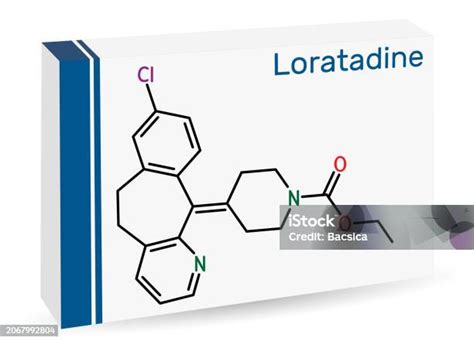 로라타딘 약물 분자 항히스타민제이며 알레르기 치료에 사용됩니다 골격 화학식 의약품용 종이 포장 0명에 대한 스톡 벡터 아트 및 기타 이미지 Istock