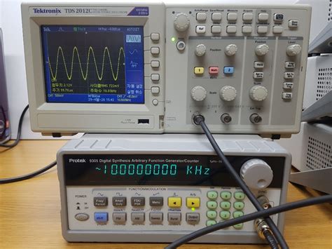 소리전자 Tektronix Tds2012c Digital Storage Oscilloscope 오실로스코프 2ch 100mhz 2gss 소리전자 Tektronix Tds2012c Digital Storage Oscilloscope 오실로스코프 2ch 100mhz 2gss
