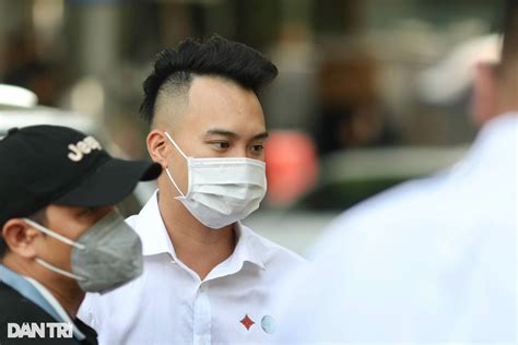 Diệp Lâm Anh Thu Hút Chú ý Tại Phiên Tòa Xử Vụ Ly Hôn Với Chồng Thiếu